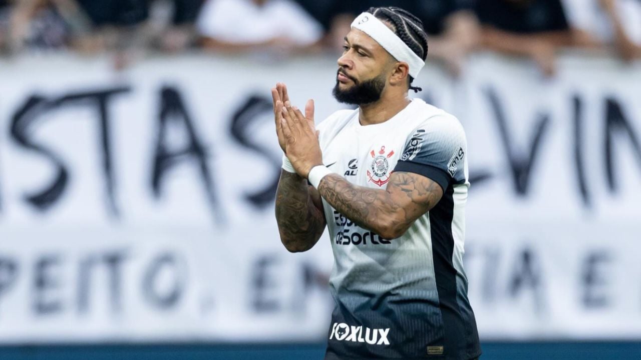 Memphis Depay marca gol em treino do Corinthians e agita a torcida ... Memphis Depay marca gol em treino do Corinthians e agita a torcida ...